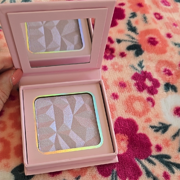 Boss Up Cosmetics | Makeup | Boss Up Cosmetics Pressed Highlighter ...